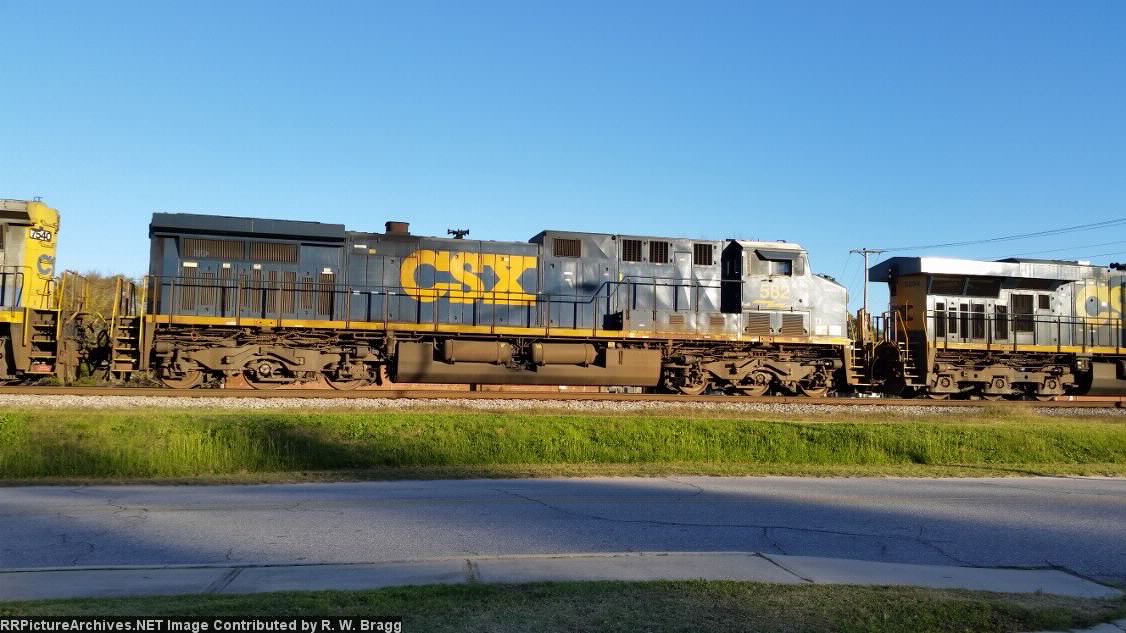 CSX 582 (AC44CW